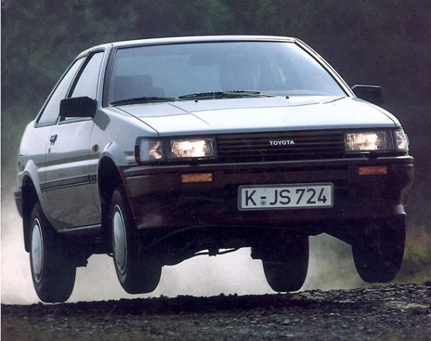 German AE86 brochure - Toyota Corolla Coupé GT - 1983-12 - [AEU86] EU ...